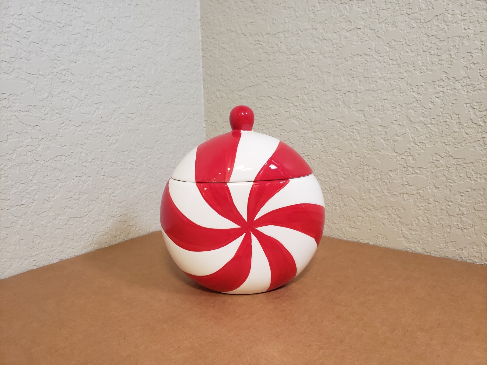 🍬 Target Bullseye Playground Peppermint Christmas Canister Candy Cookie ...