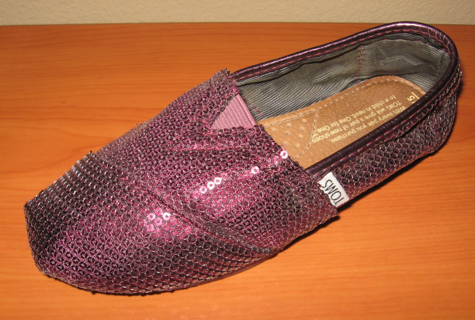 TOMS Red Purple Burgundy Sequin Sparkly Glitter Classic Slip On Loafer ...