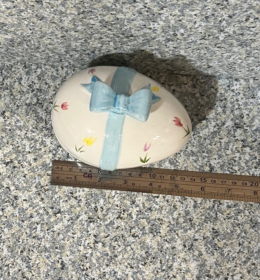 Vintage Interpur Ceramic Easter Egg trinket Dish W/ Lid Tulips Blue Bow ...