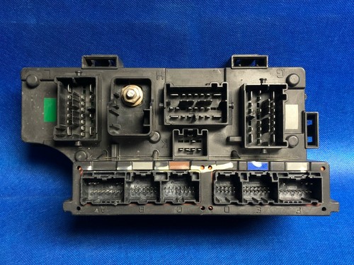 06-09 CHRYSLER PT CRUISER TIPM FUSEBOX FUSE BOX CONTROL MODULE BCM ...