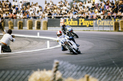 Kork Ballington Yamaha leads Chas Mortimer Yamaha 1976 Motorcycle Old ...