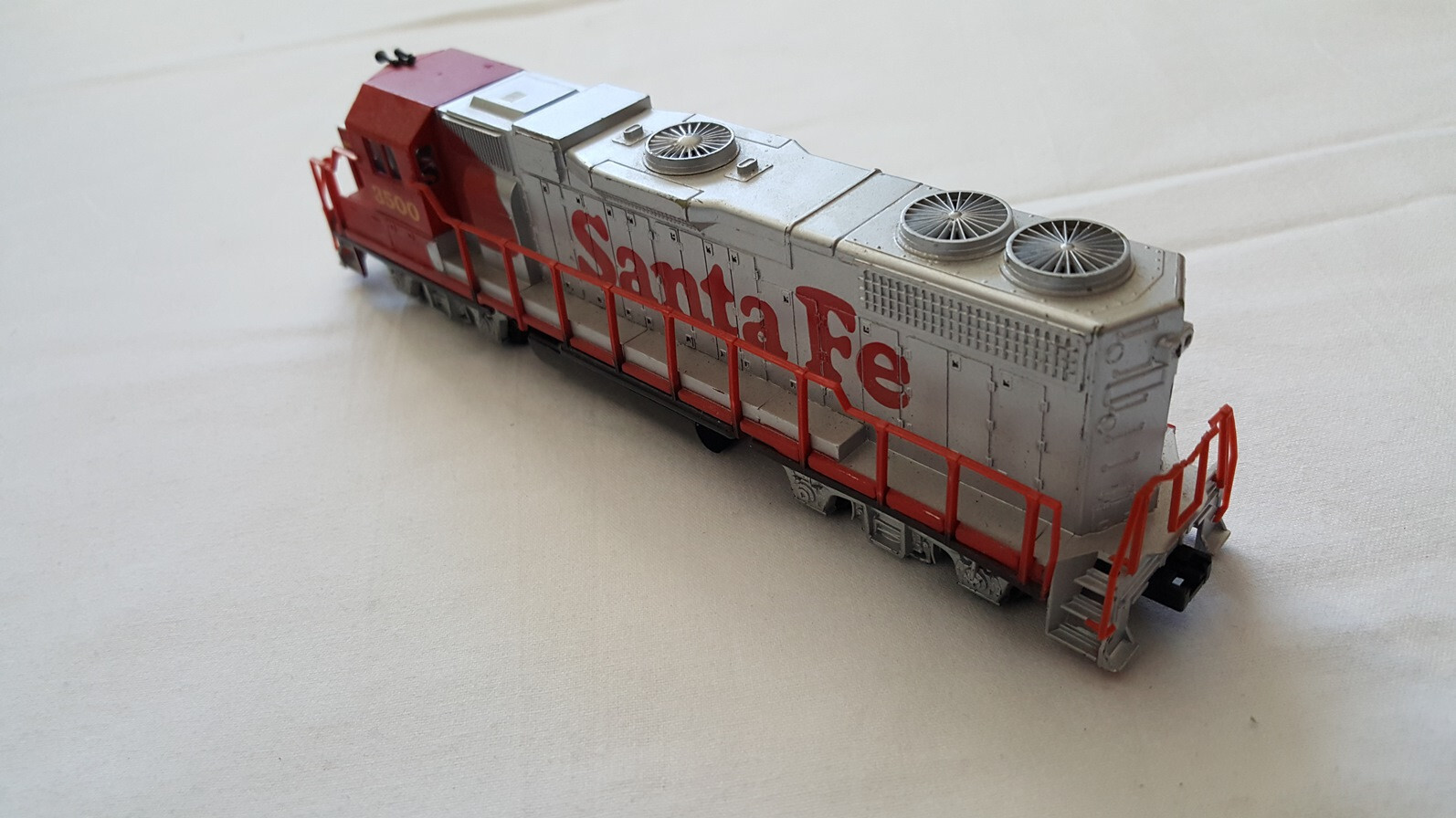 Life Like HO Scale Santa Fe GP-38 Diesel Locomotive #3500 1:87 Model ...