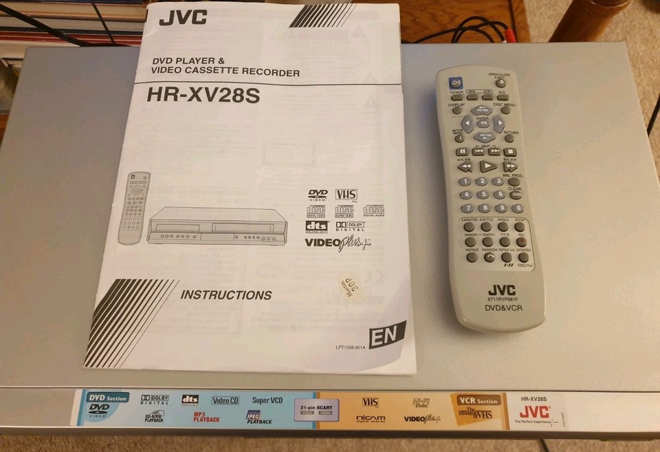 JVC HR-XV28S Combo DVD Player + VCR Video Cassette Player Recorder ...