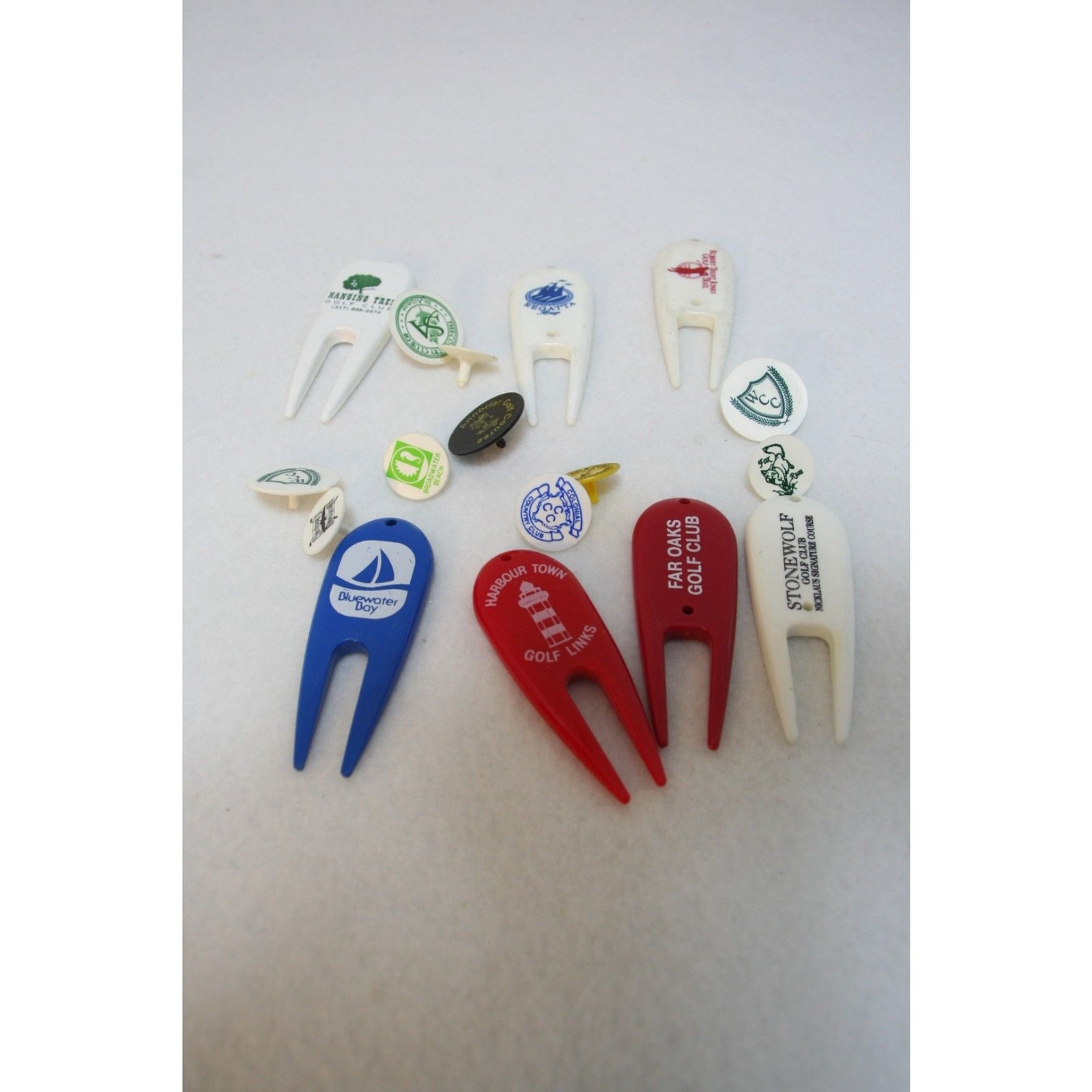 LOT Golf Plastic Divot Tool Ball Markers Robt Trent Jones Stonewolf ...