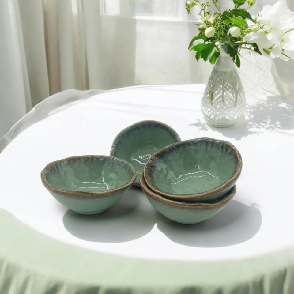 CLINTON Embossed Crystal Green Stoneware Crockery 16-Piece Dinnerware ...
