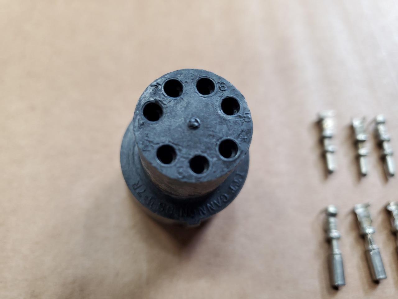 ITT CANNON Sure Seal Female Connector & pins/sockets SS5-7R receptacle ...