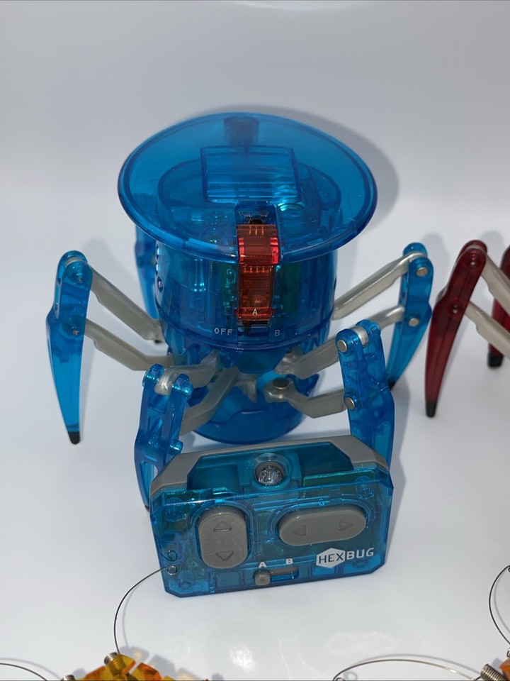 HEXBUG Lot - (2) Spiders w/remotes, Black beetle, Purple Ant, (2 ...