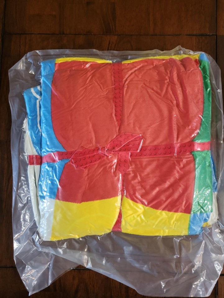 Lego New 2022 VIP Fleece Blanket 5007622 New Factory Sealed | eBay