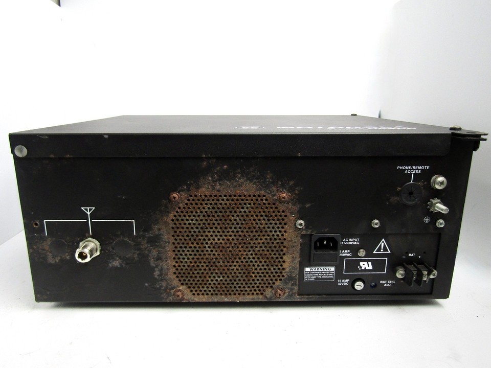 Motorola Radius GR500 Mounted Repeater Station with Radius R1225 UHF ...