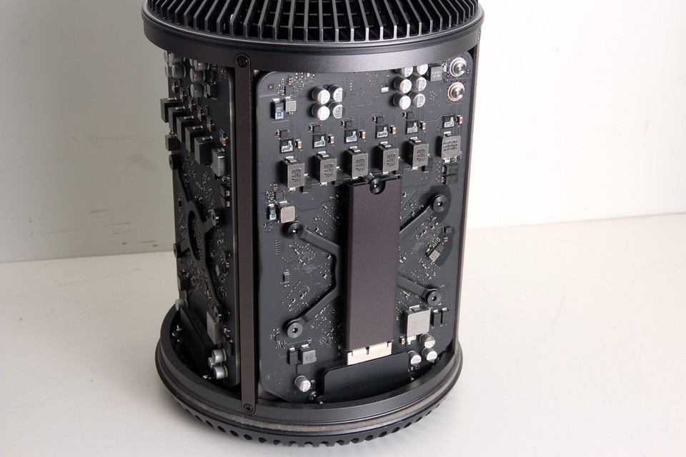 Apple Mac Pro 2013 | 6-core 3.5GHz | D500 GPU - 8GB RAM | 500GB SSD | eBay