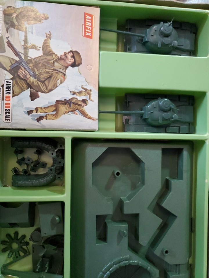 Airfix #51650-7 Gun Emplacement Assault Set w/ Firing Gun READ ...