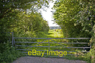 Photo 6x4 Gateway into field, Botany Bay, Enfield Botany Bay/TQ2999 ...