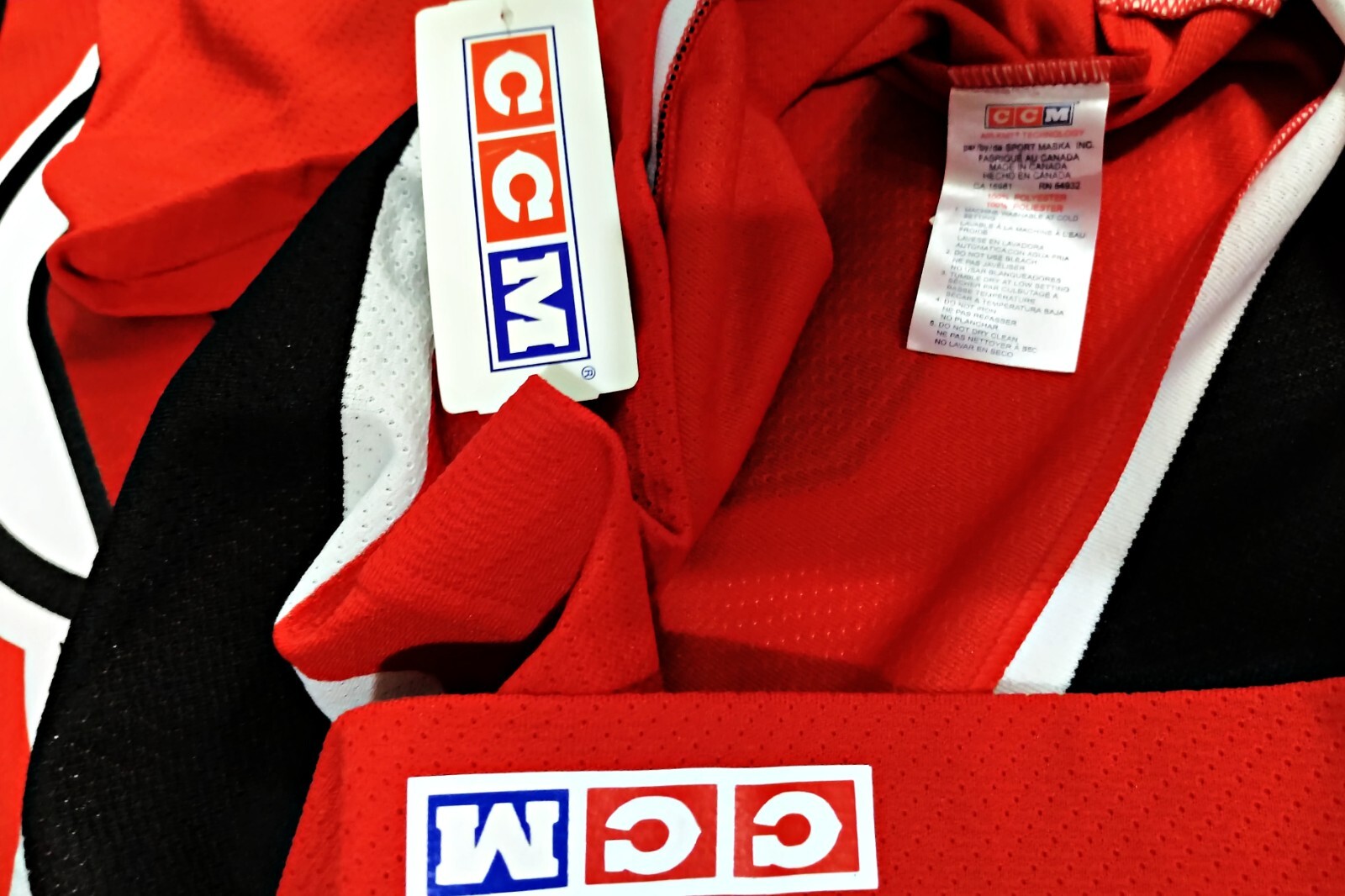 VINTAGE-NWT-SM MARTIN BRODEUR NJ DEVILS 2003 STANLEY CUP PATCH CCM ...