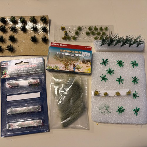 HO Scale Scenery Lot Shrubs Grass JTT Petunias Climbing Roses Botanical ...