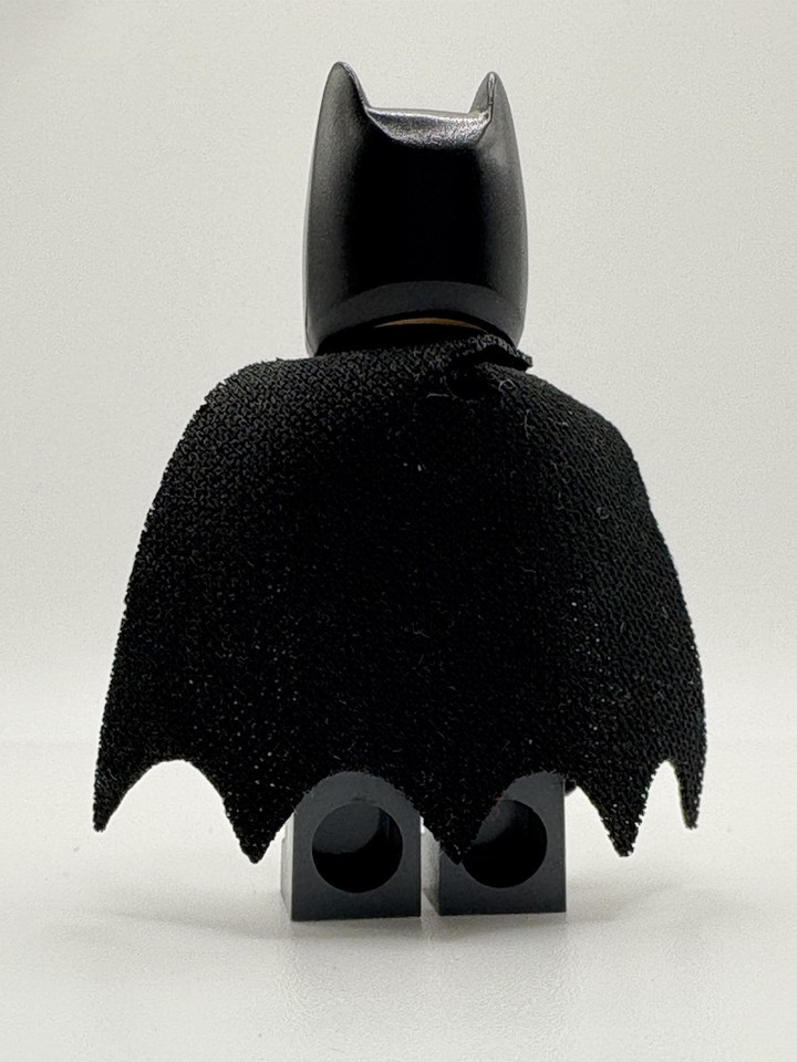 LEGO Batman Minifigure Dark Bluish Gray Suit Gold Belt 76034 sh151 ...