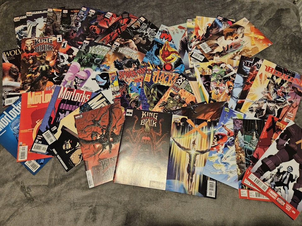 Comic Box Job Lot, approximately 260 - Comics from DC & Marvel - see ad ...