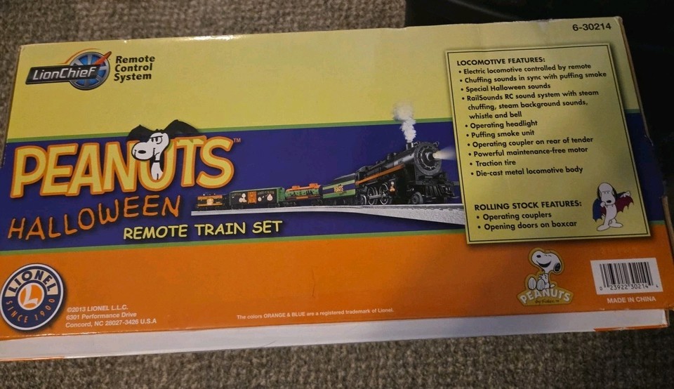 Lionel 6-30214 Peanuts® Halloween 2-4-2 Steam LionChief Remote Control ...