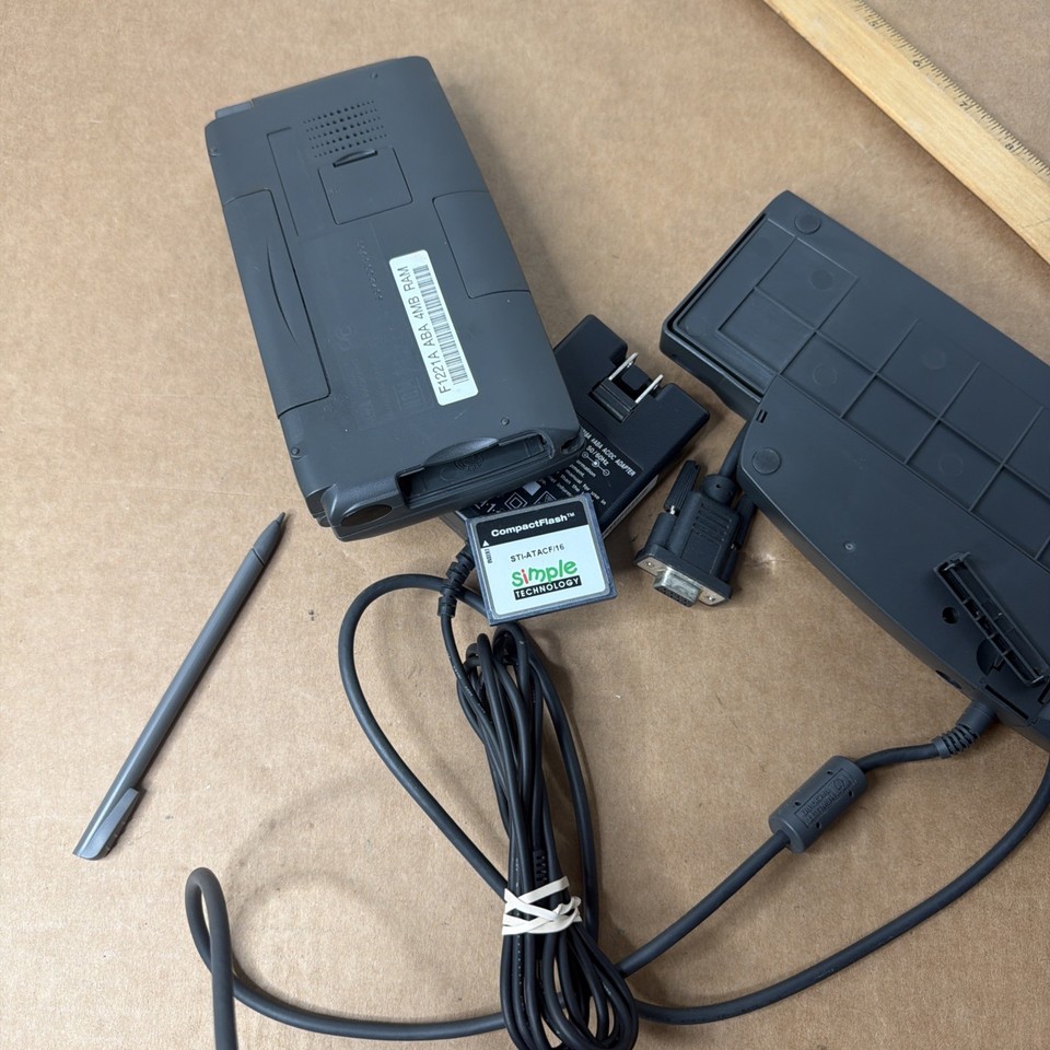 HP 320LX Handheld PC - Pocket Computer w/ Stylus - Powers On | eBay ...