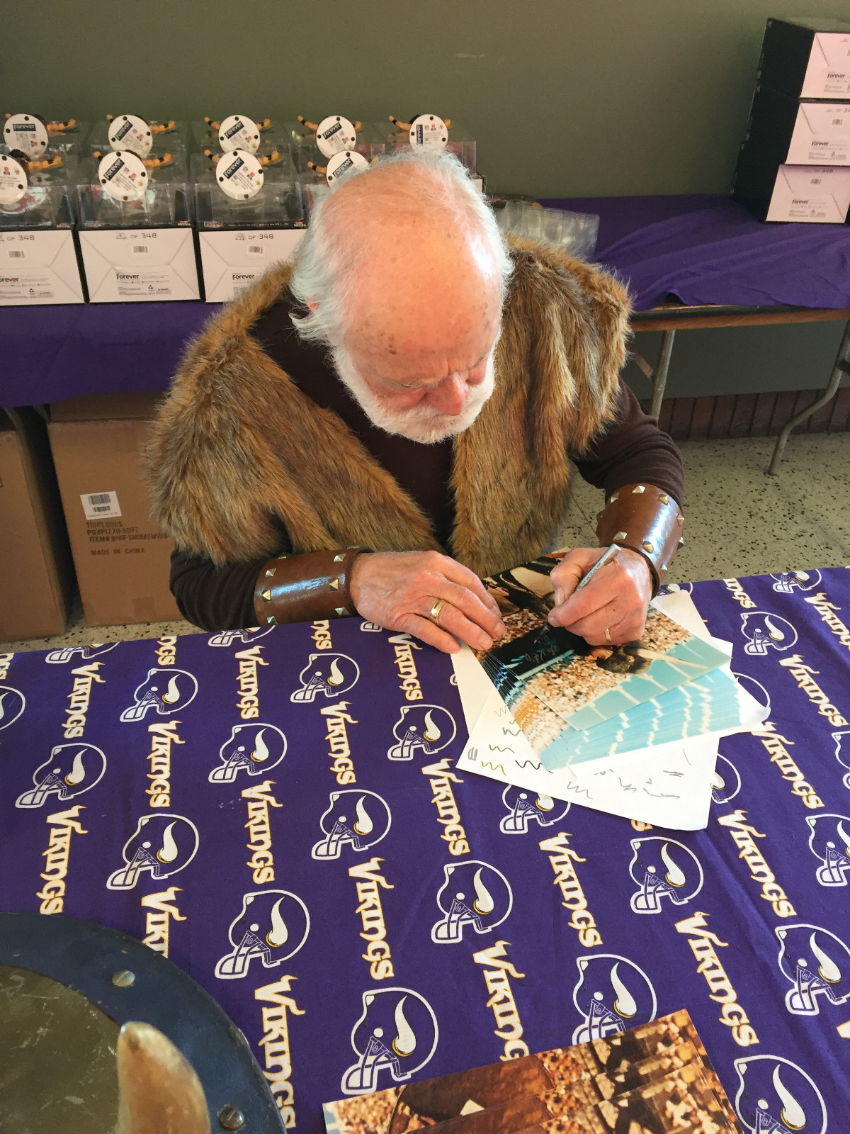 Hub Meeds, NFL's Minnesota Vikings Original Mascot Color 8x10 #1 with ...