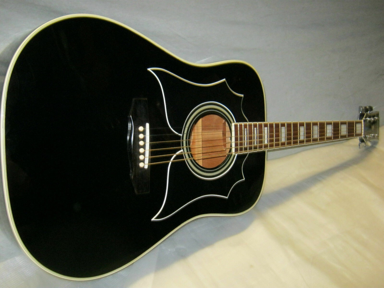 1981 MORRIS Steel String - made in JAPAN - identical to the IBANEZ MOD ...