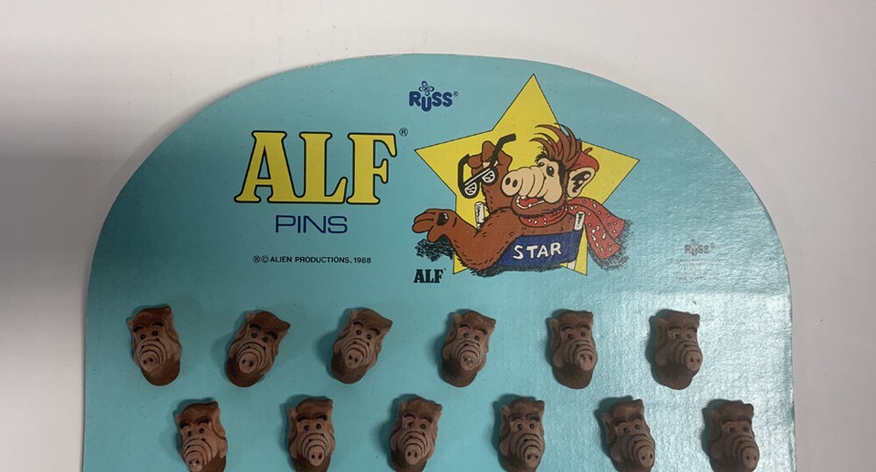 ALF 36 PINS RUSS ALIEN PRODUCTIONS COMPLETE WITH BACKING 1988 | eBay