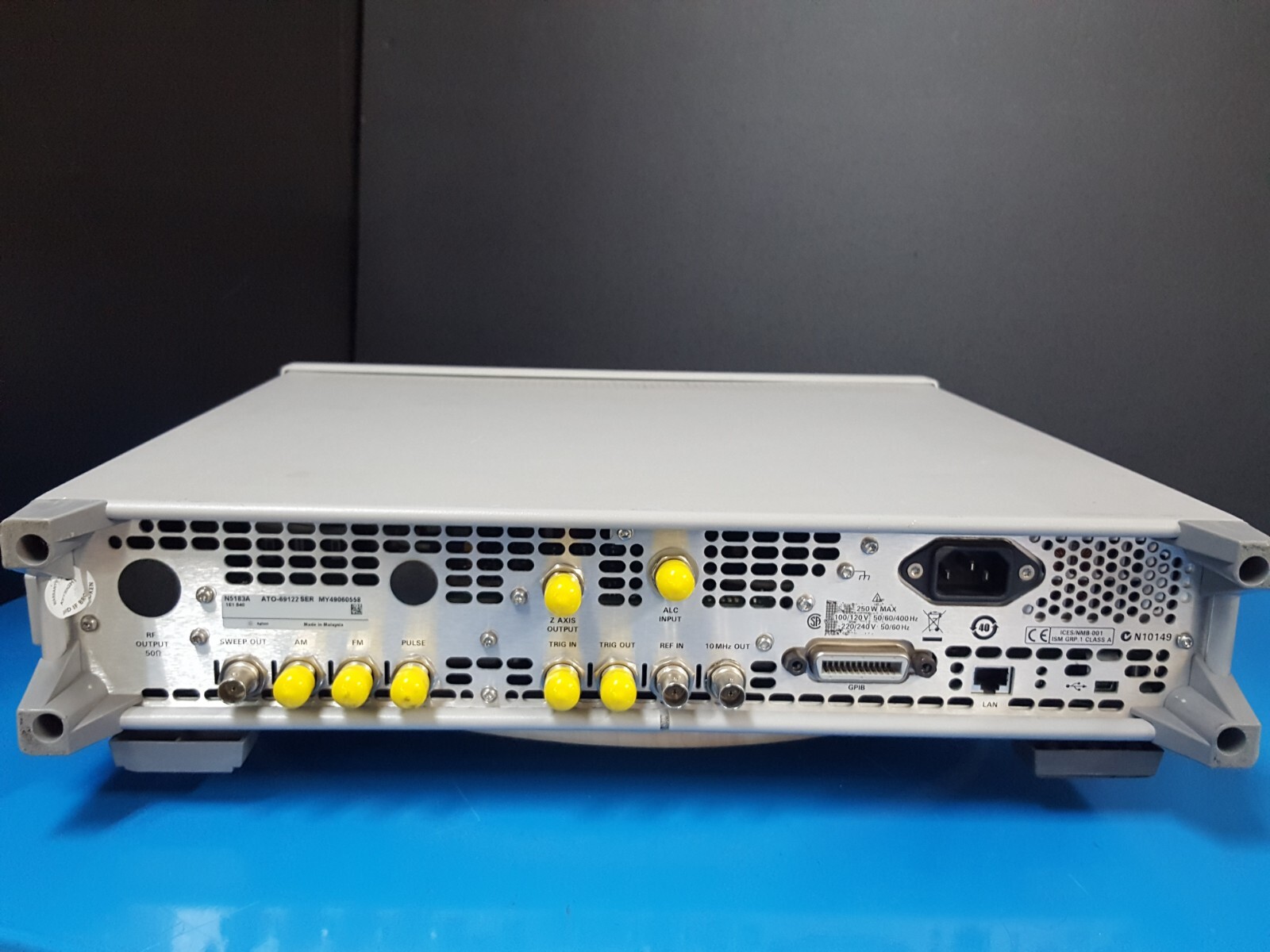 Agilent N5183A MXG Microwave Analog Signal Generator - White for sale ...