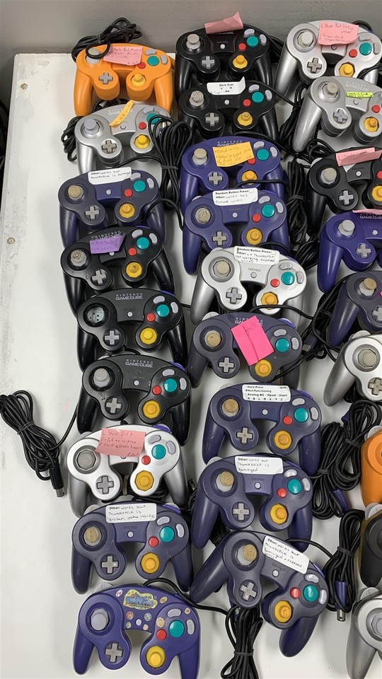 Lot of 50 Nintendo GameCube Controllers OEM Bulk Mixed Colors Parts ...