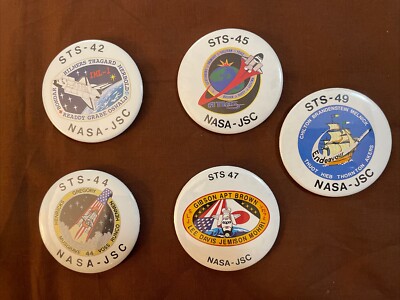 5 Vintage NASA Official Pins Button NASA-JSC STS | eBay