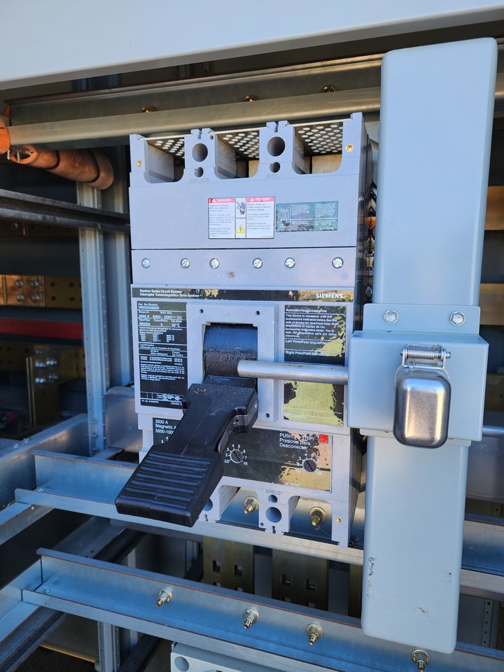 SIEMENS 2000 AMP MAIN WITH A 1600 AMP 277/480V 3R 3 PHASE 4 WIRE ...