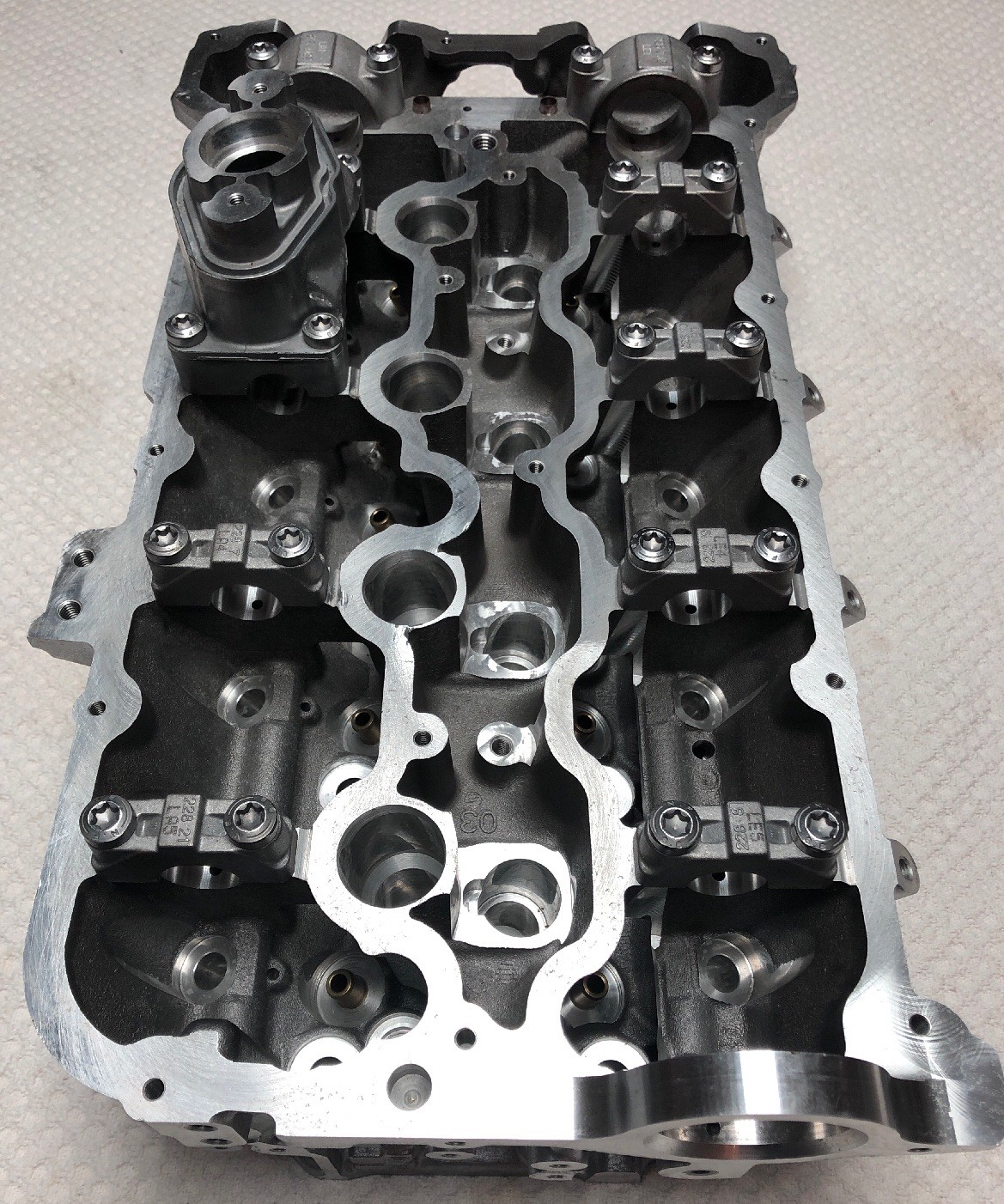 New Genuine BMW E70 E71 X5 M S63 4.4L V8 Engine Cylinder Head Bank 1 ...