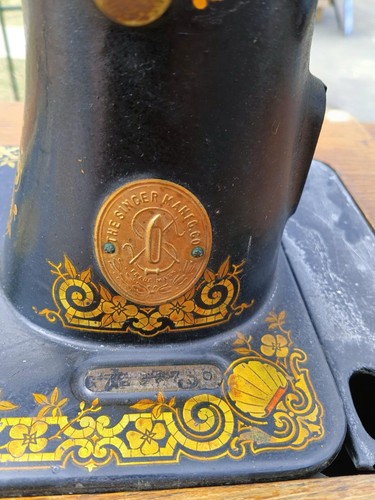 Antique Singer sewing machine and desk. G series serial number. | eBay