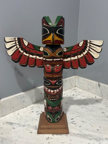 VINTAGE 19" SIGNED JOHN WILLIAMS NATIVE AMERICAN PAINTED & CARVED TOTEM ...