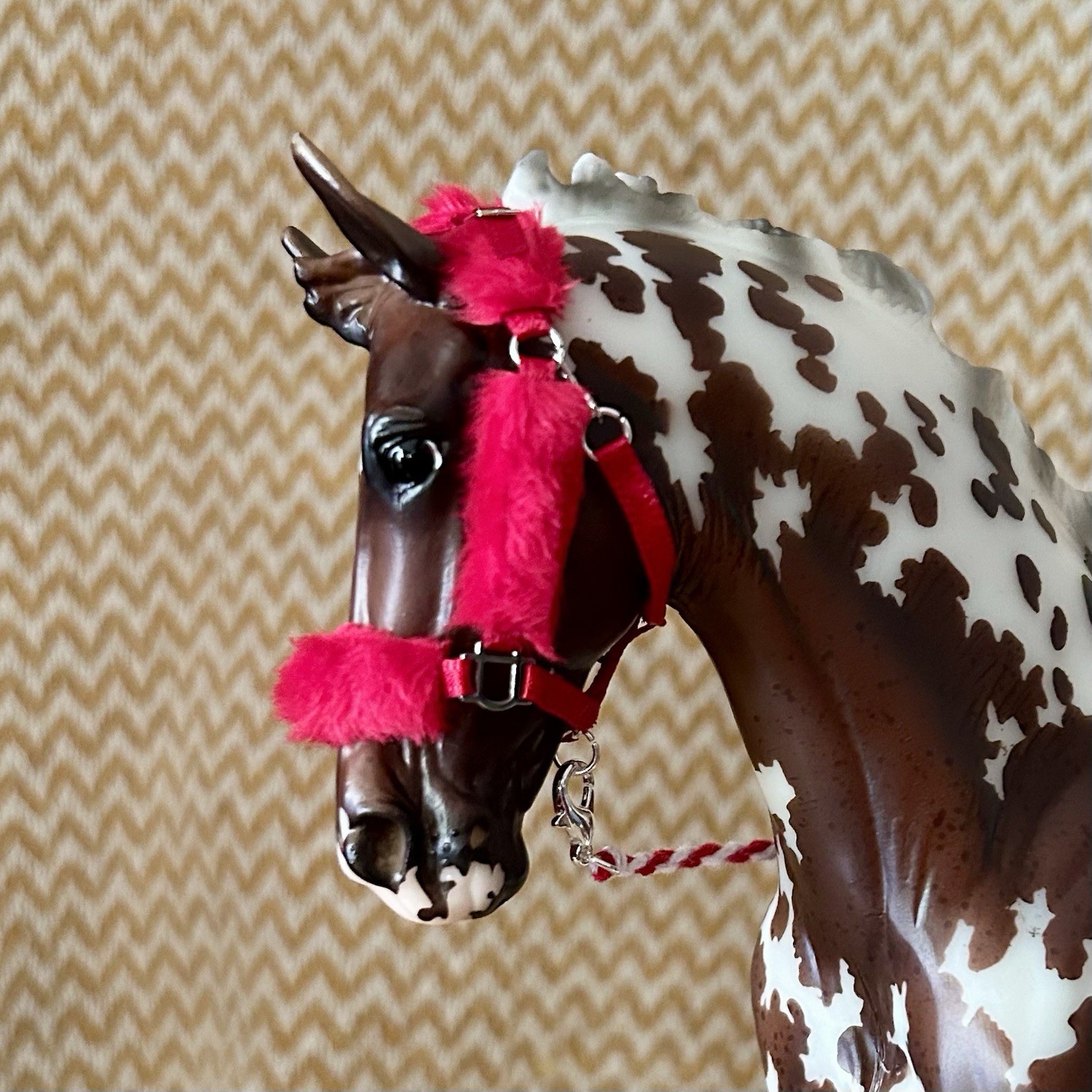 Fluffy Red Shipping Halter and Lead Rope for Model Horses - Traditional ...