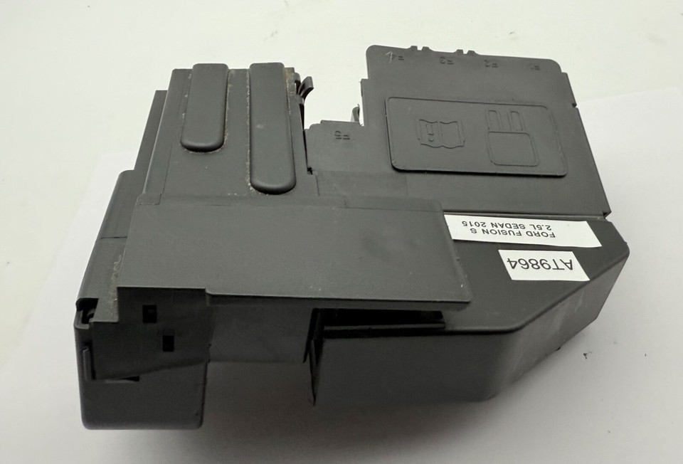 OEM 13-16 Ford Fusion S 2.5L Sedan Engine Battery Junction Fuse Box ...