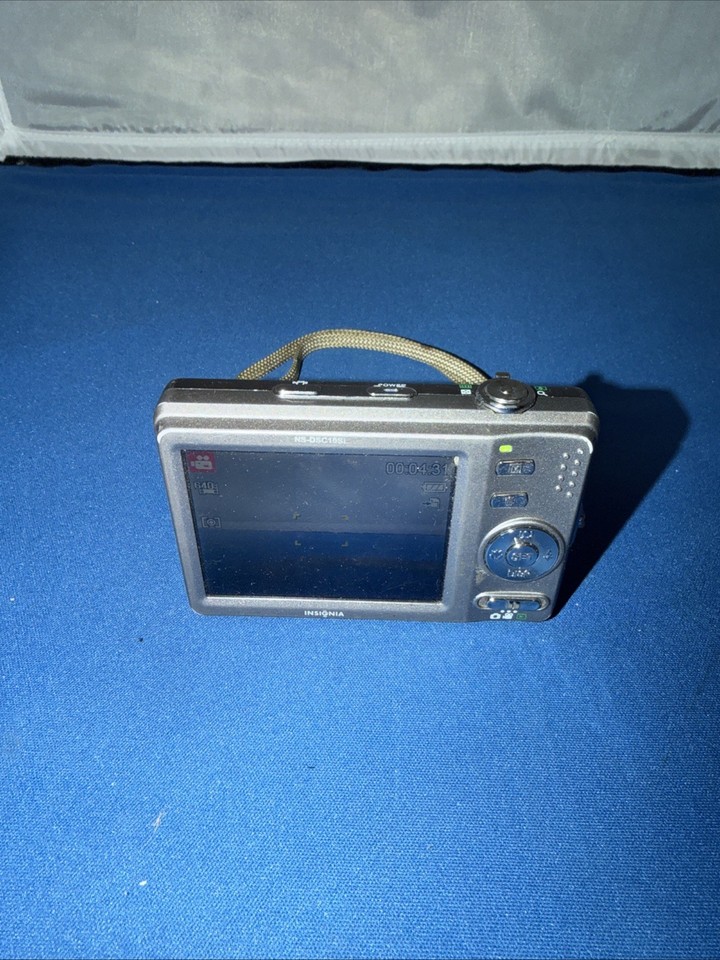 Insignia NS-DSC10SL 10 MP Silver Digital Camera With 4gb Battery tested ...