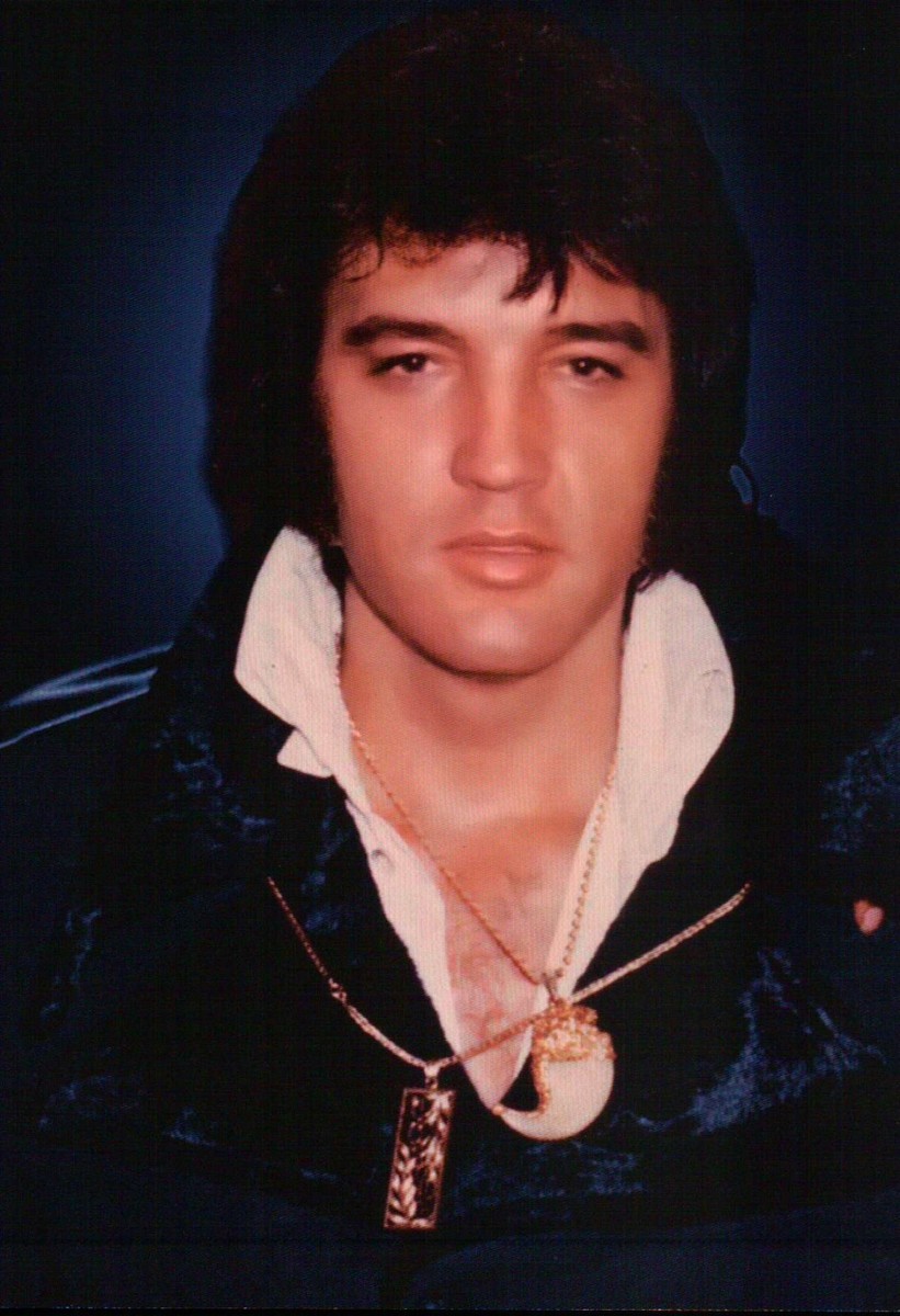 Elvis Presley Cabello Largo
