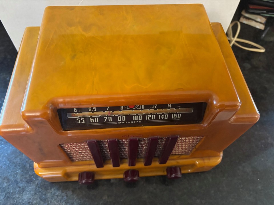 VINTAGE ADDISON MODEL 5 F YELLOW CATALIN COURTHOUSE RADIO EXCELLENT | eBay