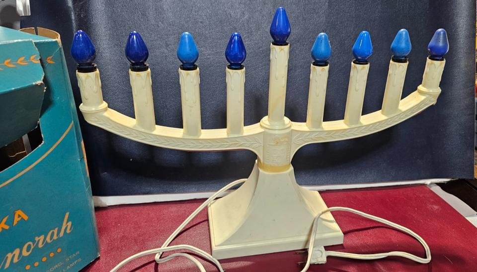 Vtg Plastic Electric Lighted Chanuka Hanukkah Candelabra Menorah Candle ...