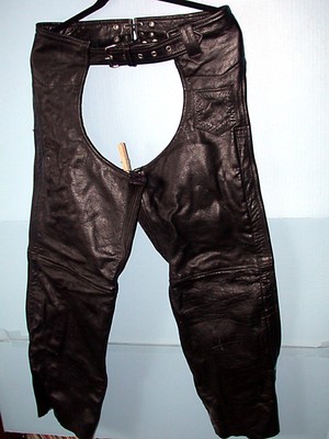 XELEMENT ADVANCED MOTORCYCLE GEAR CHAPS. SIZE 34. LEATHER, WORN ONCE ...