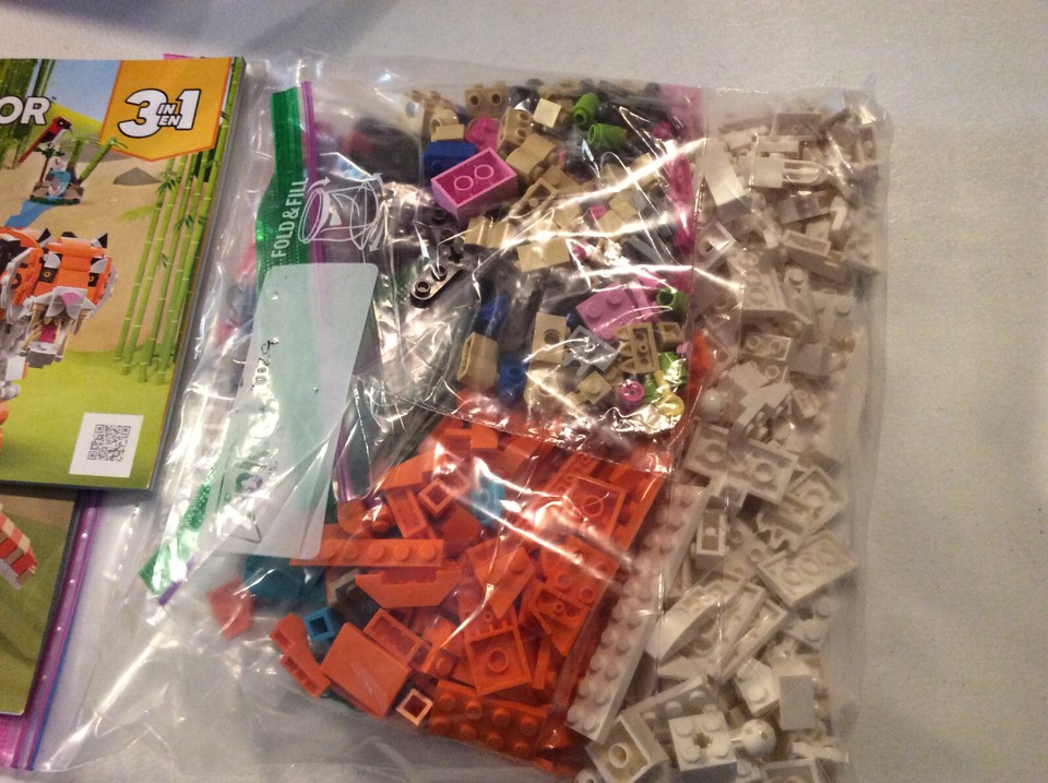 Displayed Only LEGO 3 in 1 Creator #31129 Majestic Tiger 100% Fox Koi ...