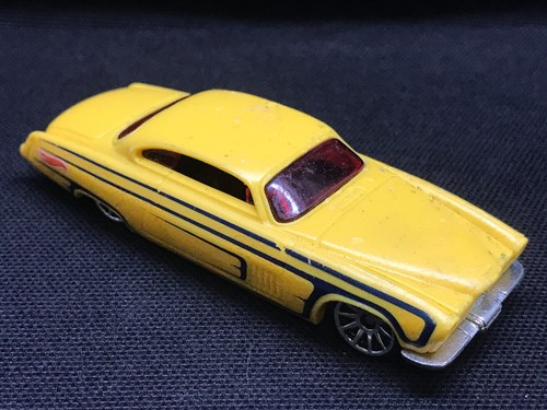 Hot Wheels Fish'd and Chip'd Scale 1:64 (plastic/diecast construction ...