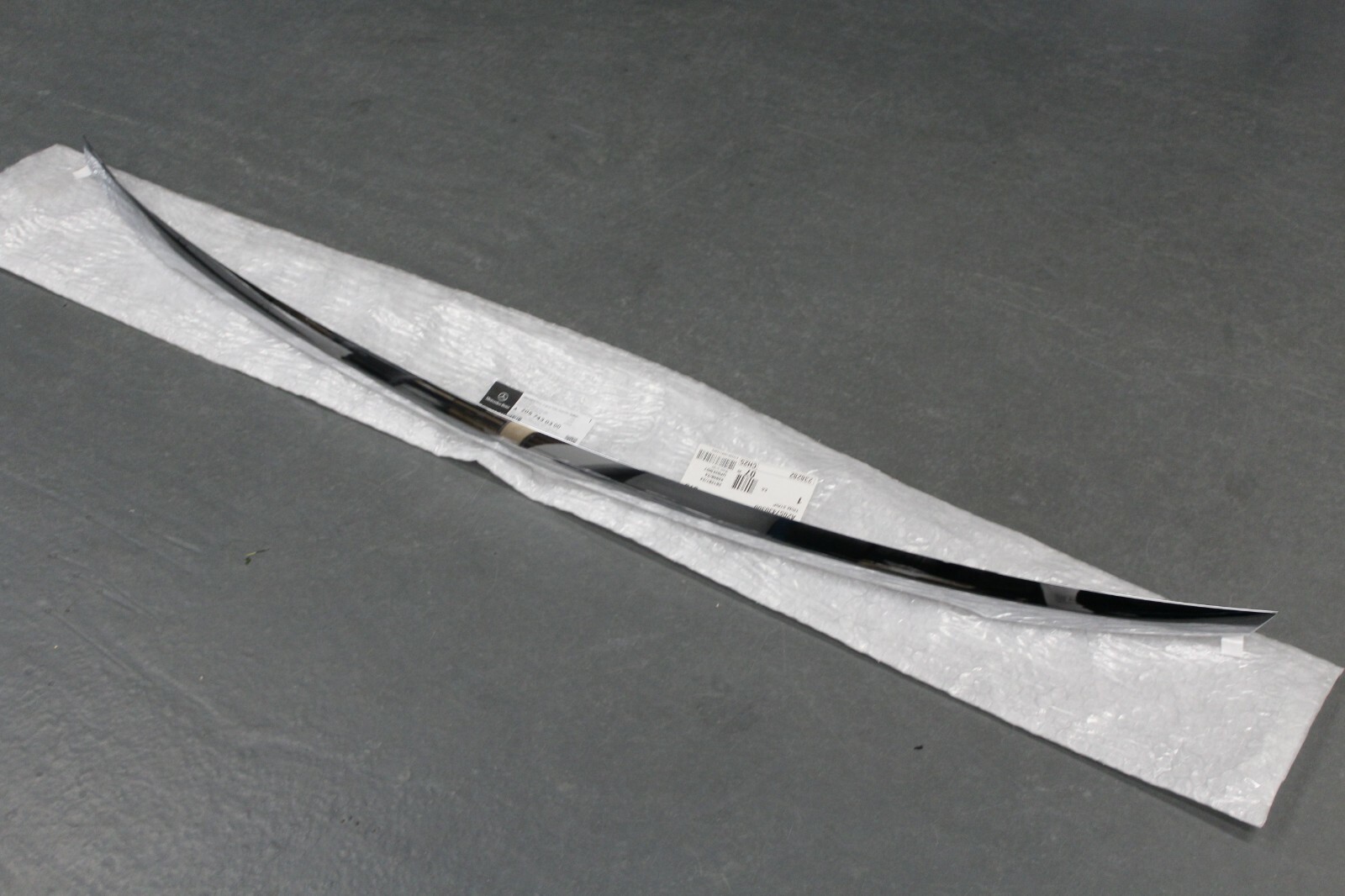 NEW Genuine Mercedes-Benz W205 C-Class REAR Boot Lid Chrome Insert ...