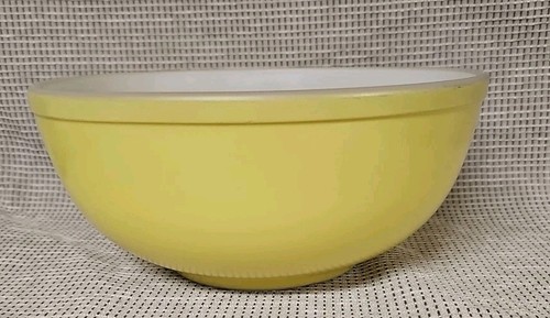 Pyrex #404 A-24 Yellow Primary Mixing Bowl 4 Quart Vintage Made In USA ...