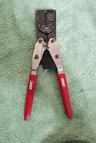 Daniels GMT221 DMC Ratcheting Hand Crimping Tool. Missing screw. Good ...