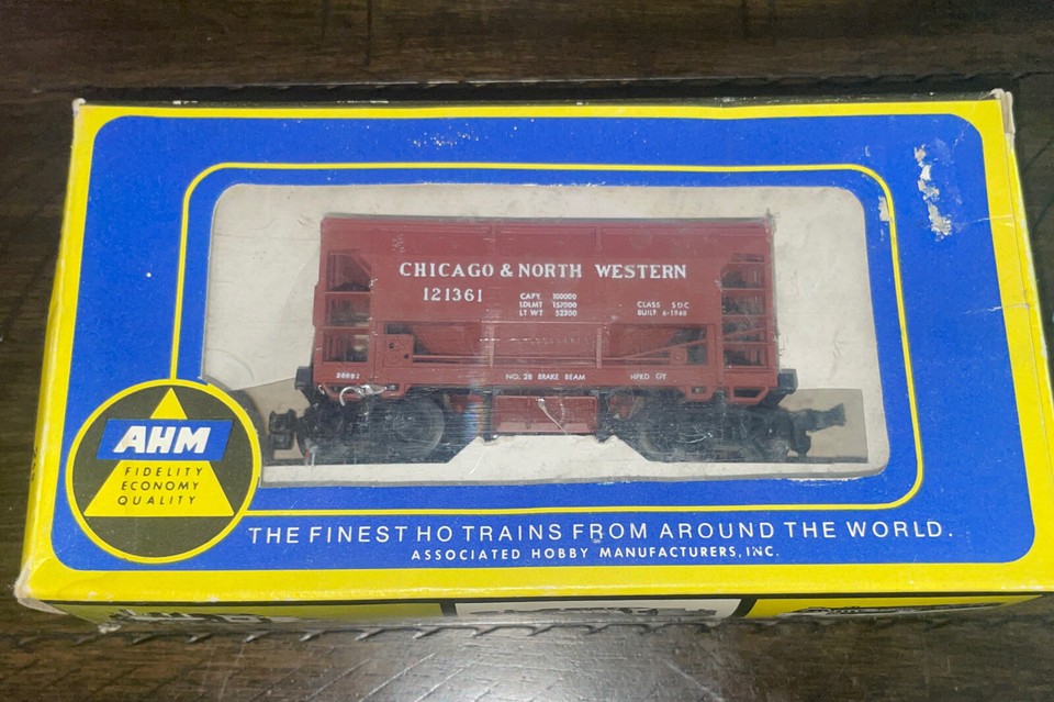 HO Trains Trolley Car AHM Set Of 4 Powered Electric Trains Good ...