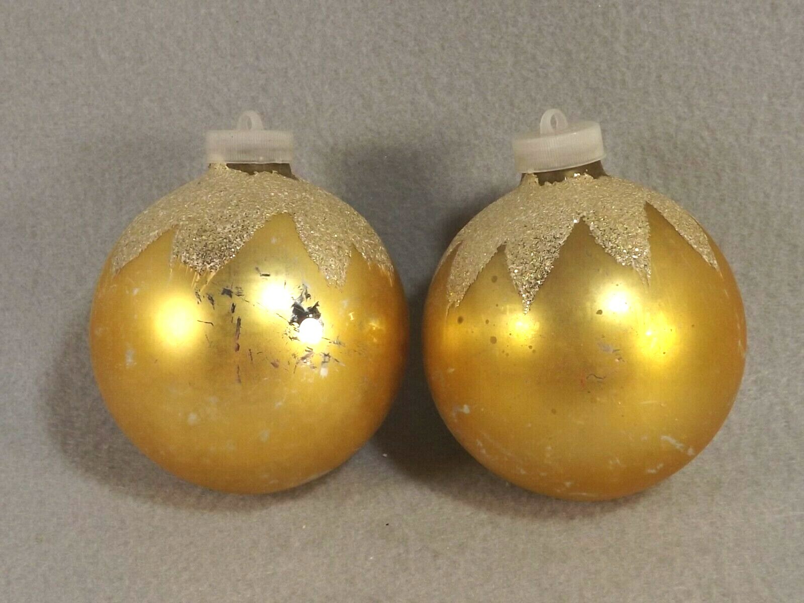 Shiny Brite Gold Snow Cap Christmas 2 Ornament Balls USA Unusual ...