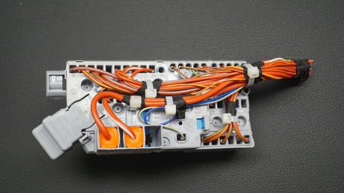 OEM BMW G20 G01 G05 G29 FRONT POWER DISTRIBUTION BOX 6807487 / ...