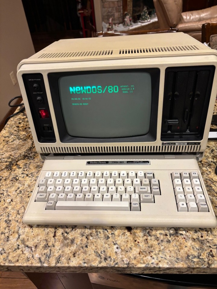 RadioShack TRS-80 Model4P, Vintage Portable Computer, Working | eBay