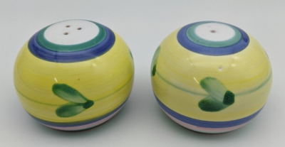 Carousel Salt And Pepper Shakers Home Basics Compact Carousel 6 Jar