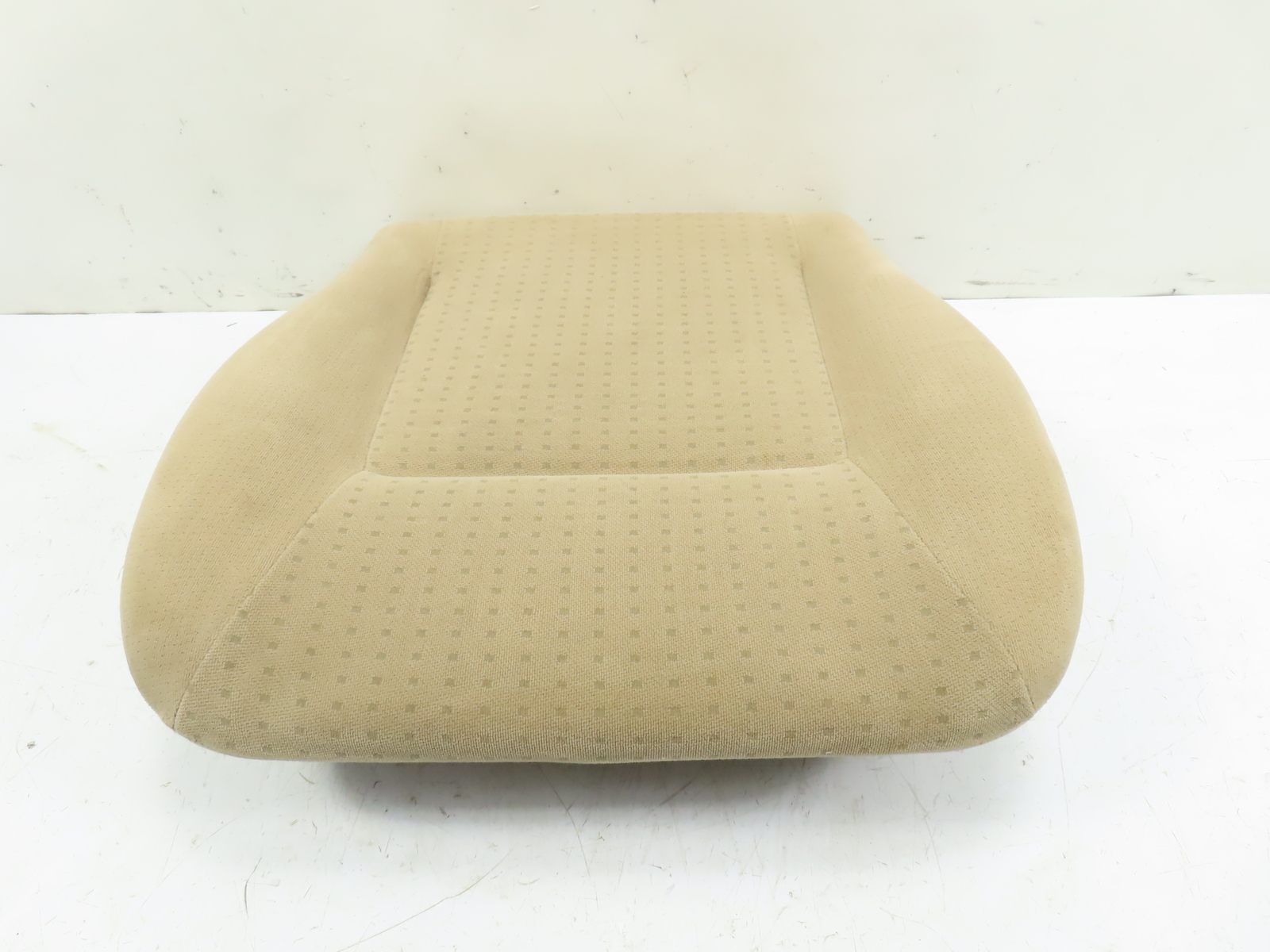03 Volkswagen Eurovan GLS #1247 Seat Cushion, Bottom 2nd Row Beige ...